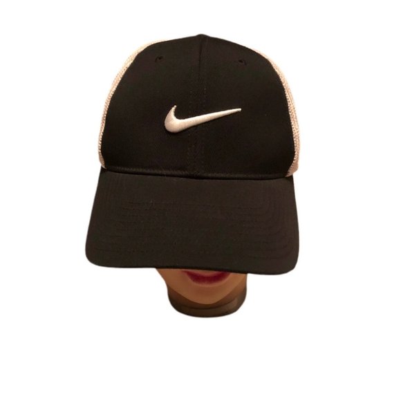 Nike | Accessories | Nike Flexfit Golf Hat Cap Rzn Vrs Black And White ...